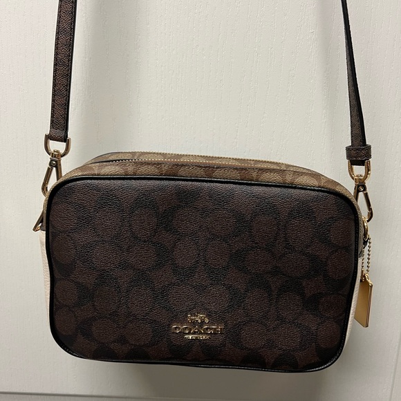 Coach | Bags | Coach Graham Crossbody In Signature Canvas | Poshmark